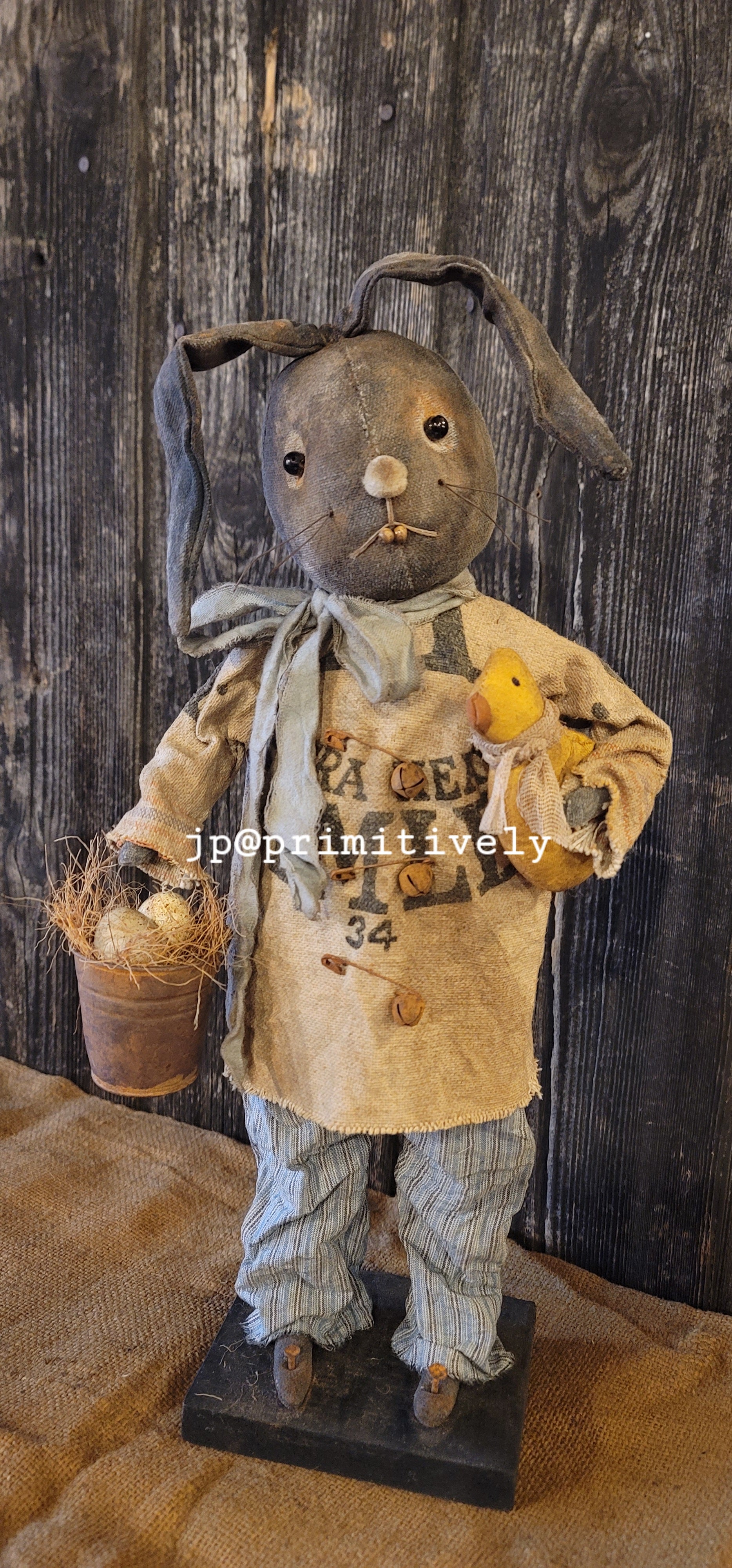 *Theodore* Primitive Rabbit w/chick and egg pail – Primitively